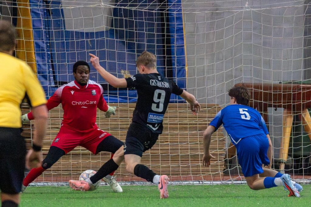 Javon Sample hetja KF í spennuþrungnum undanúrslitaleik. Horfðu á ...